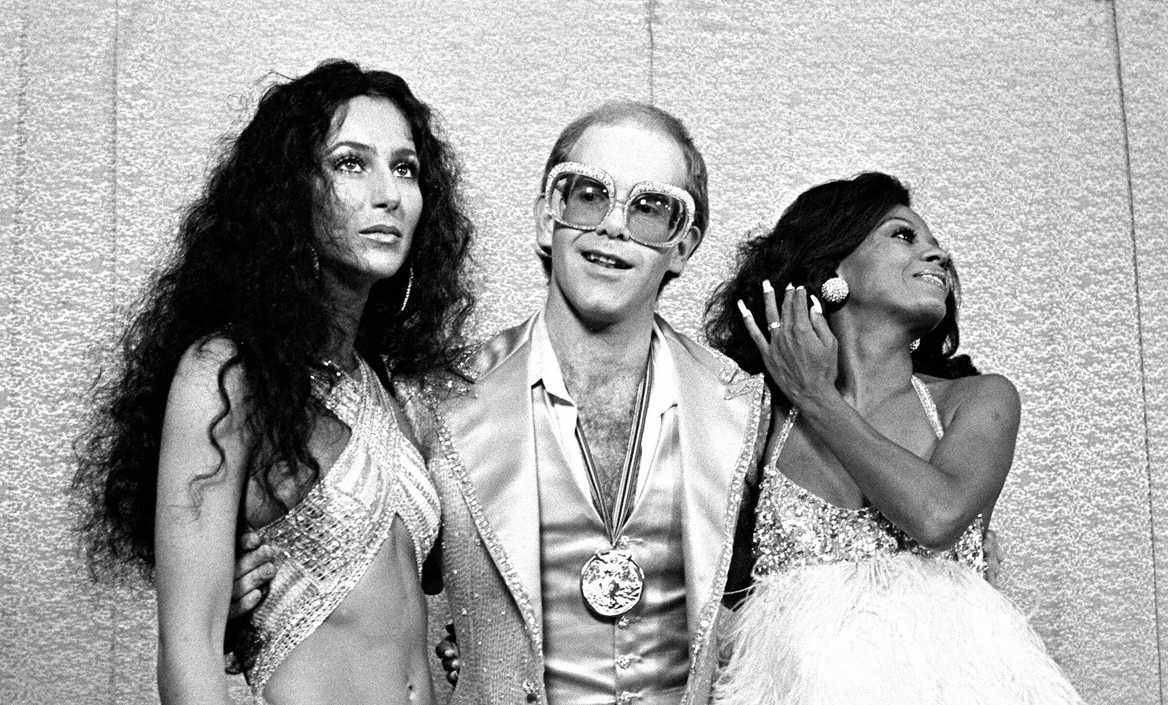 Roupas das divas Tina Turner, Cher e Whitney Houston estarão em mostra ...