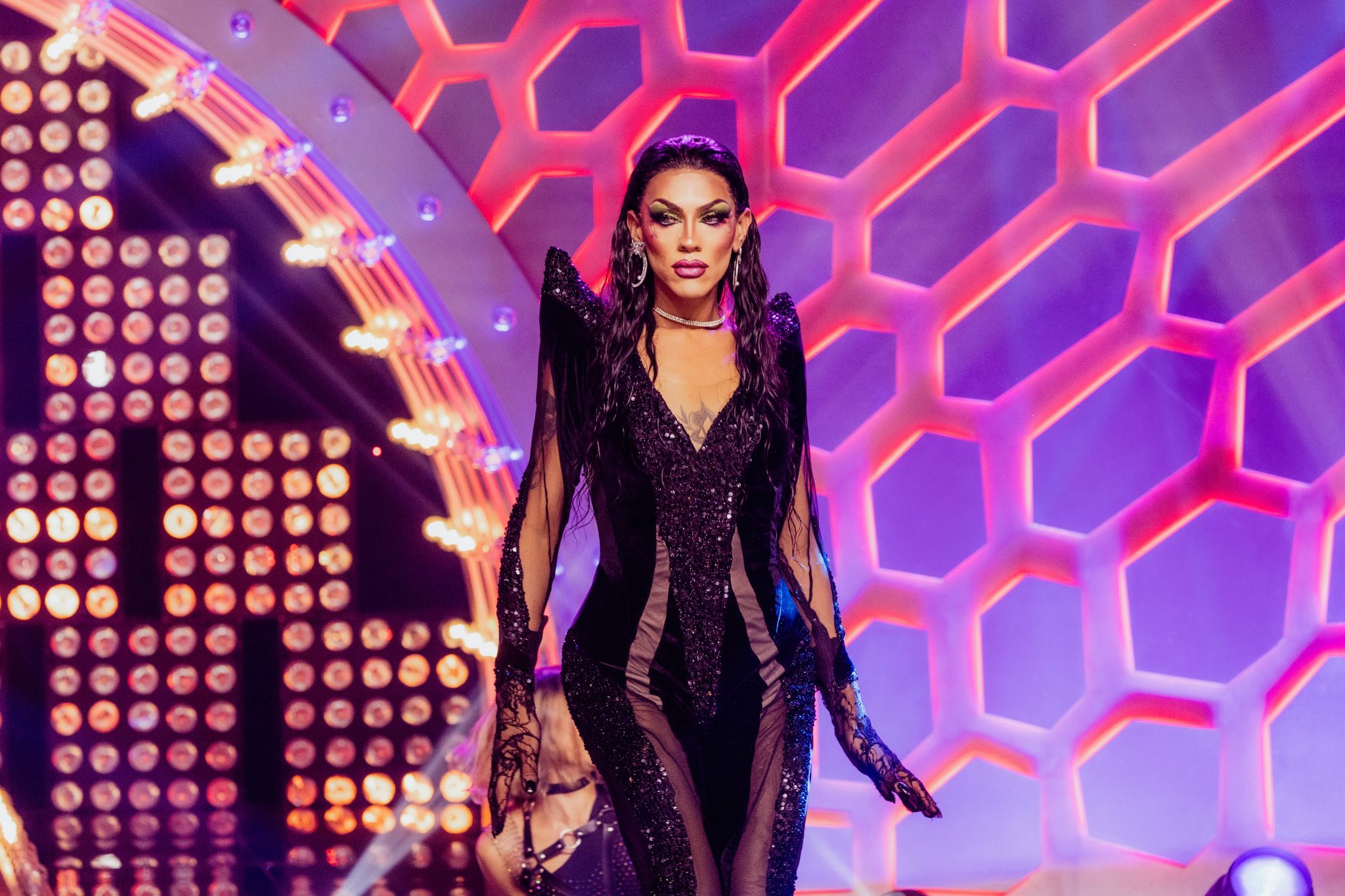 Organzza vence primeira edição do Drag Race Brasil